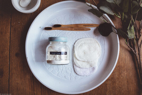 How to make your DIY natural toothpaste - Zero Waste & Vegan - Seven Roses