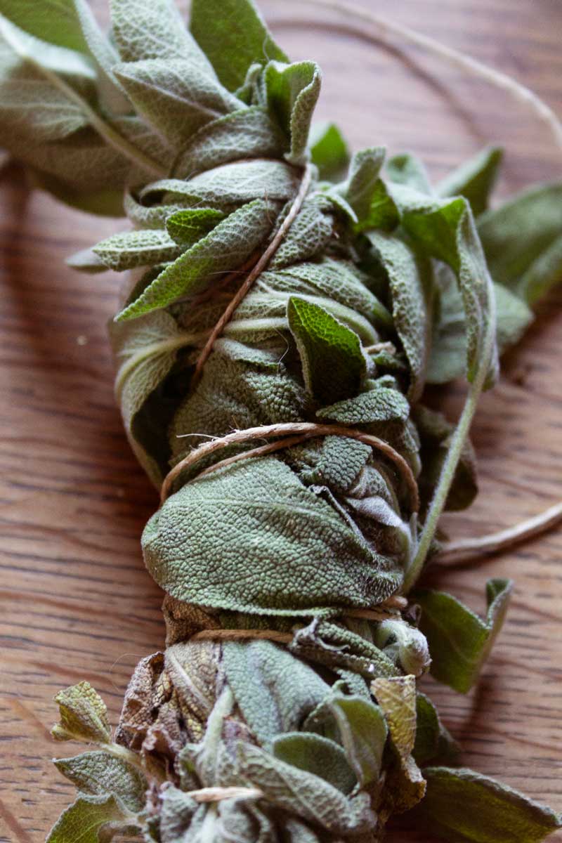 How to make your own DIY smudge sticks - Seven Roses