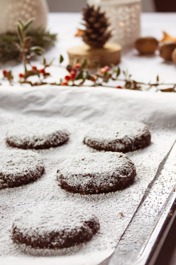 The perfect holiday cookie: Almond & Hazelnut Snow Cookies - Seven Roses