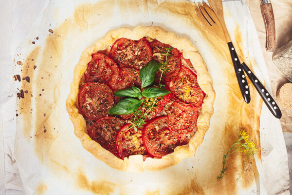 French rustic tomato tart with puff pastry: Summer in a bite! - Seven Roses