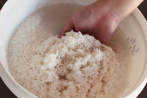 Haircare DIY: How to make rice water for super hair growth - Seven Roses